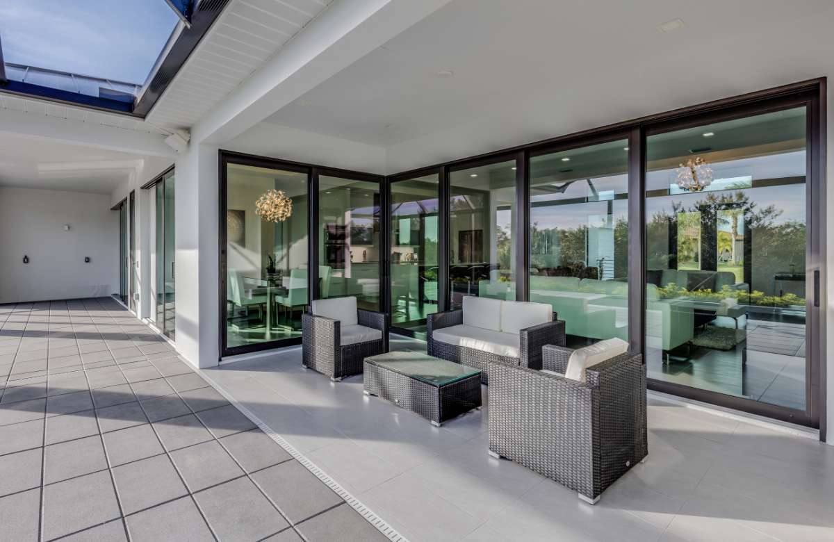 Elevate Your Outdoor Space with Stylish Patio Covers | Build & Beyond ...